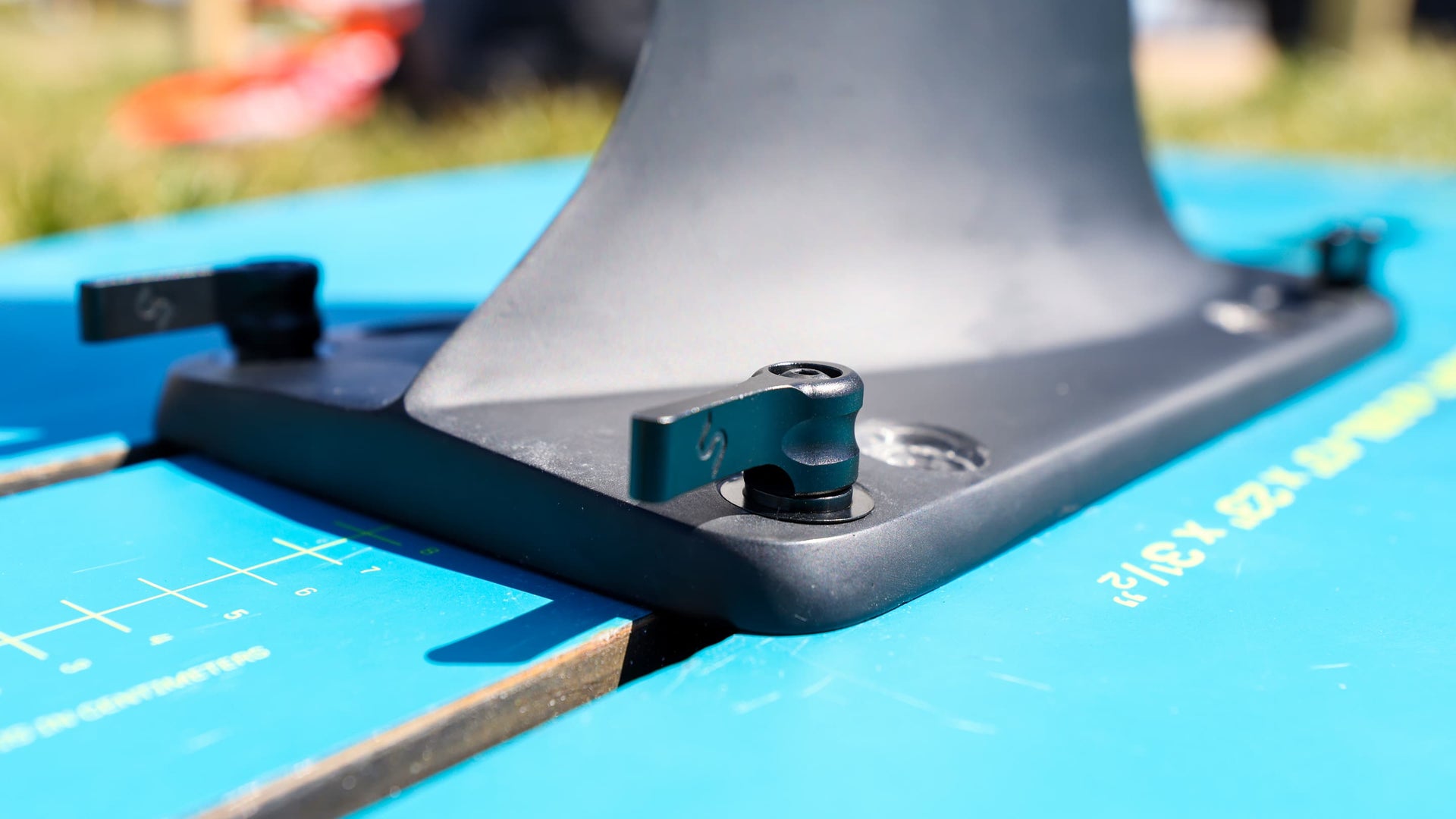 Flag Screws, Track Nuts, Foil Mounting Parts | Slingshot – Slingshot Sports